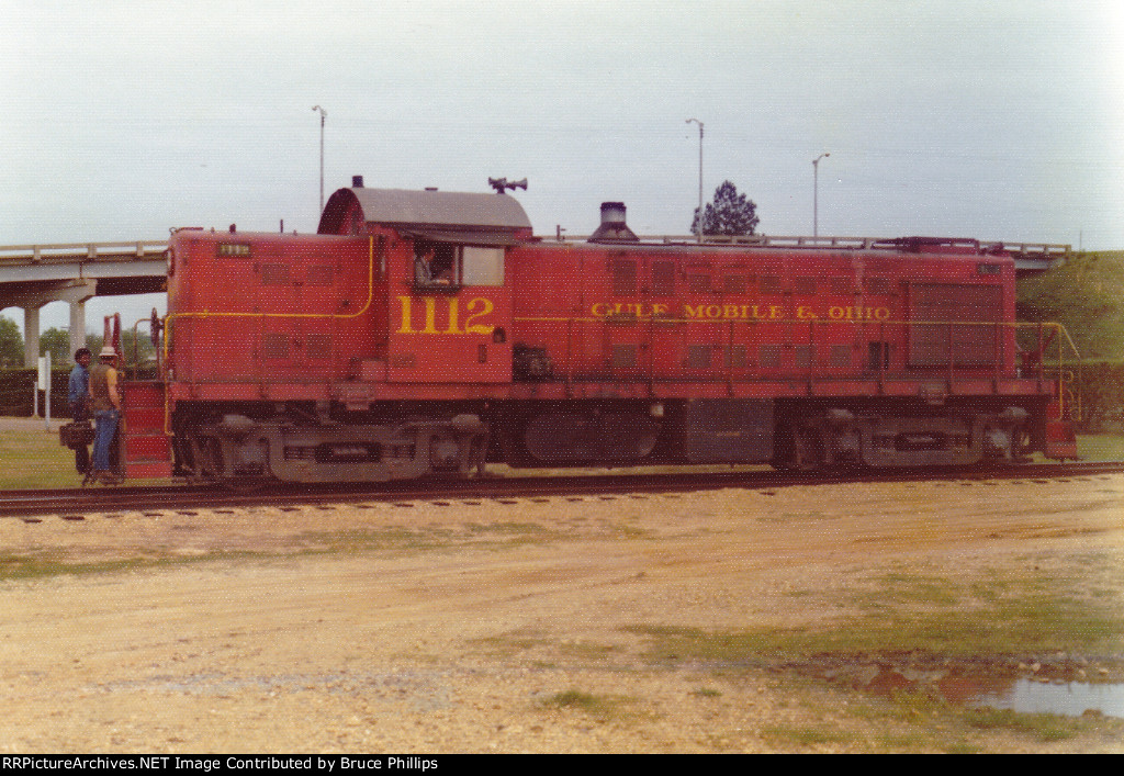 GM&O RS1 1112 switches Maxwell Air Force Base - Montgomery